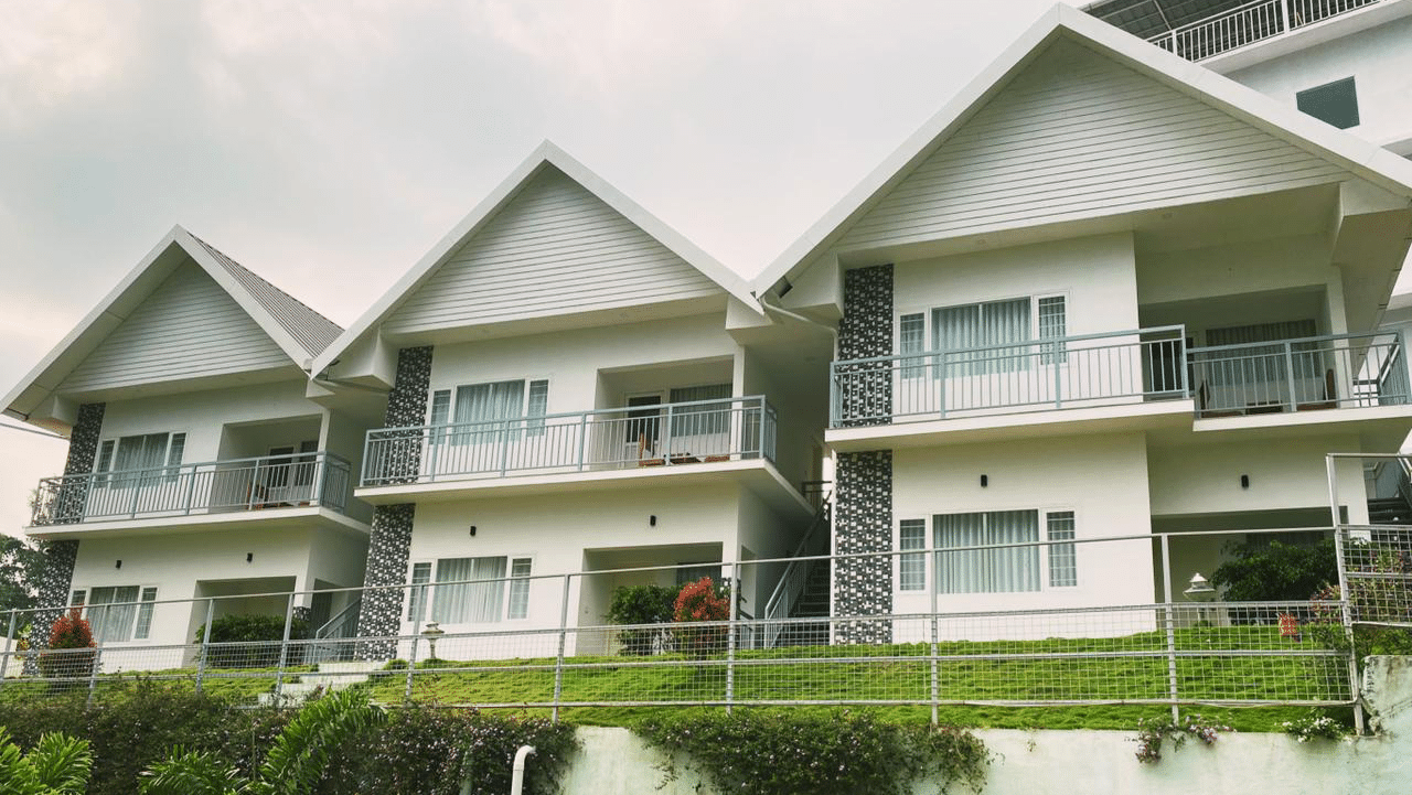 Top 8 Luxurious 4-Star Hotels in Munnar: Your All-in-One Guide